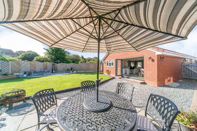 3 Bedroom Detached Bungalow For Sale In Harrison Close, Sproatley, Hull ...