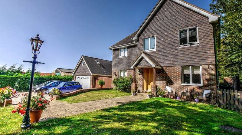 Houses for sale & to rent in GU34 3QD, Rotherfield Park Estate, Ropley ...