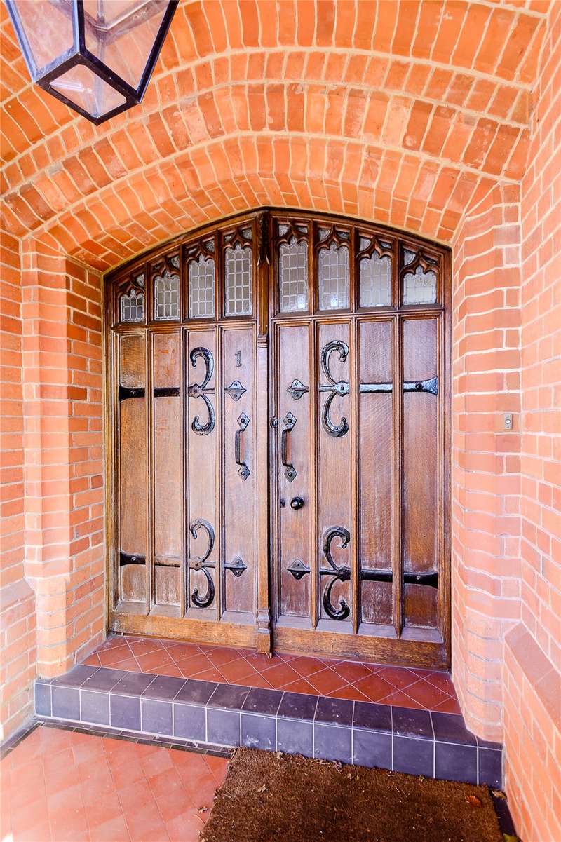 4 Bedroom House For Sale In Walter's Tower, 1 Abbey Gardens, Upper ...