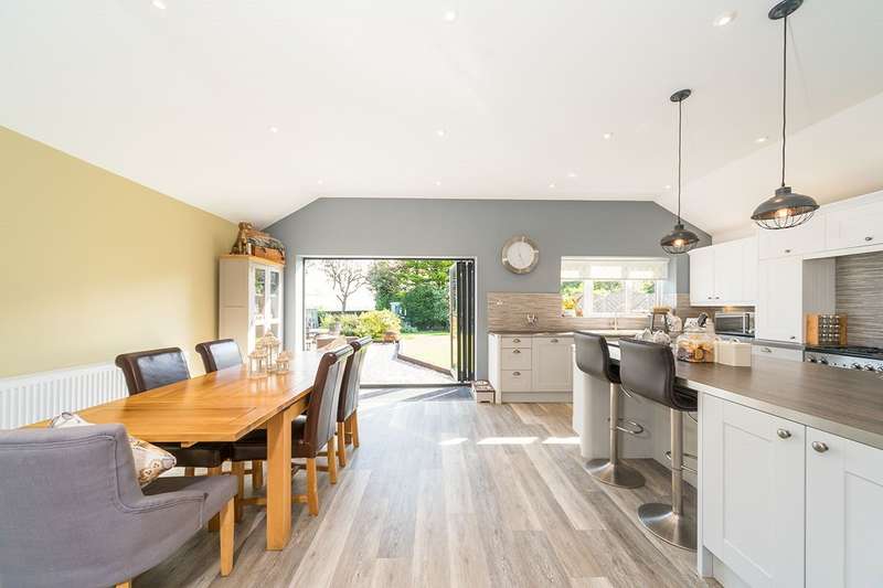 3 Bedroom Detached Bungalow For Sale In Harrison Close, Sproatley, Hull ...