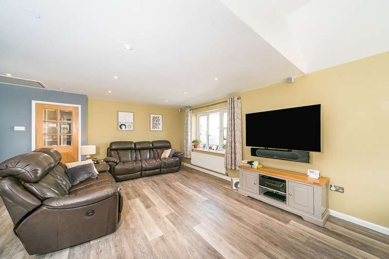 3 Bedroom Detached Bungalow For Sale In Harrison Close, Sproatley, Hull ...