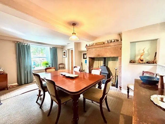 6 Bedroom Detached House For Sale In High Street, Matlock, Derbyshire, DE4